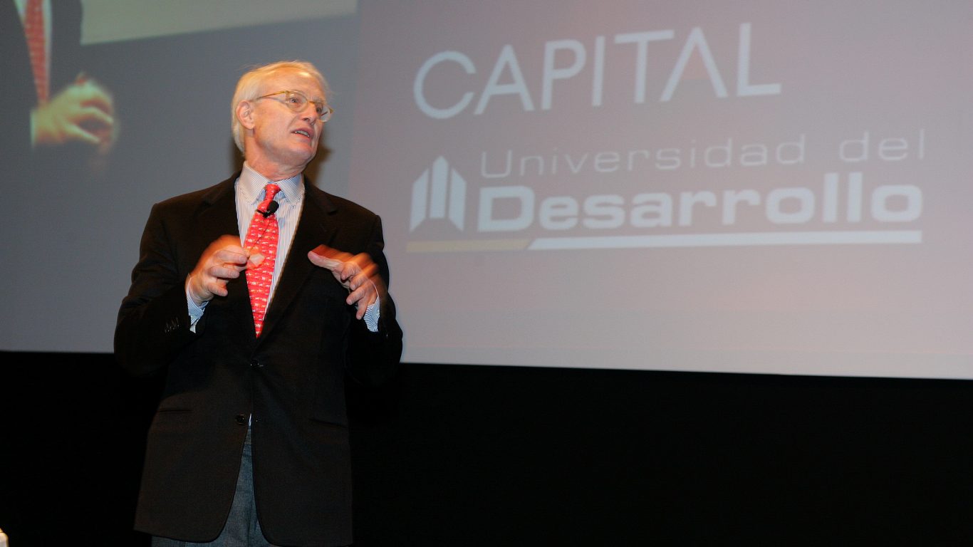 Michael Porter vuelve a Chile - UDD