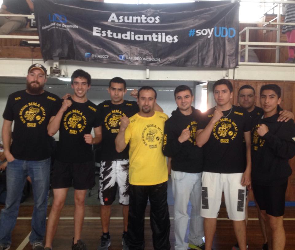 Primer torneo de Kickboxing universitario - UDD