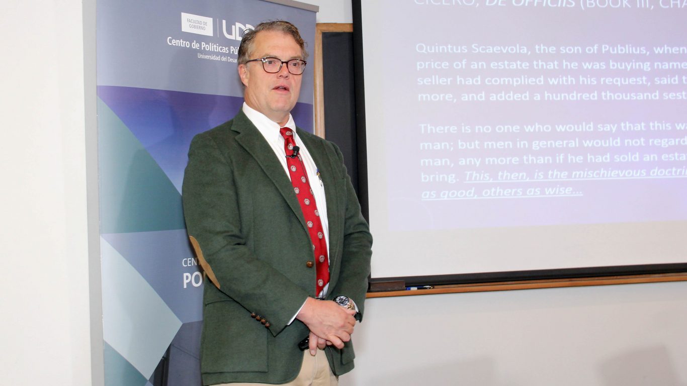 Michael Munger se presentó en Congreso de Economía Política - UDD