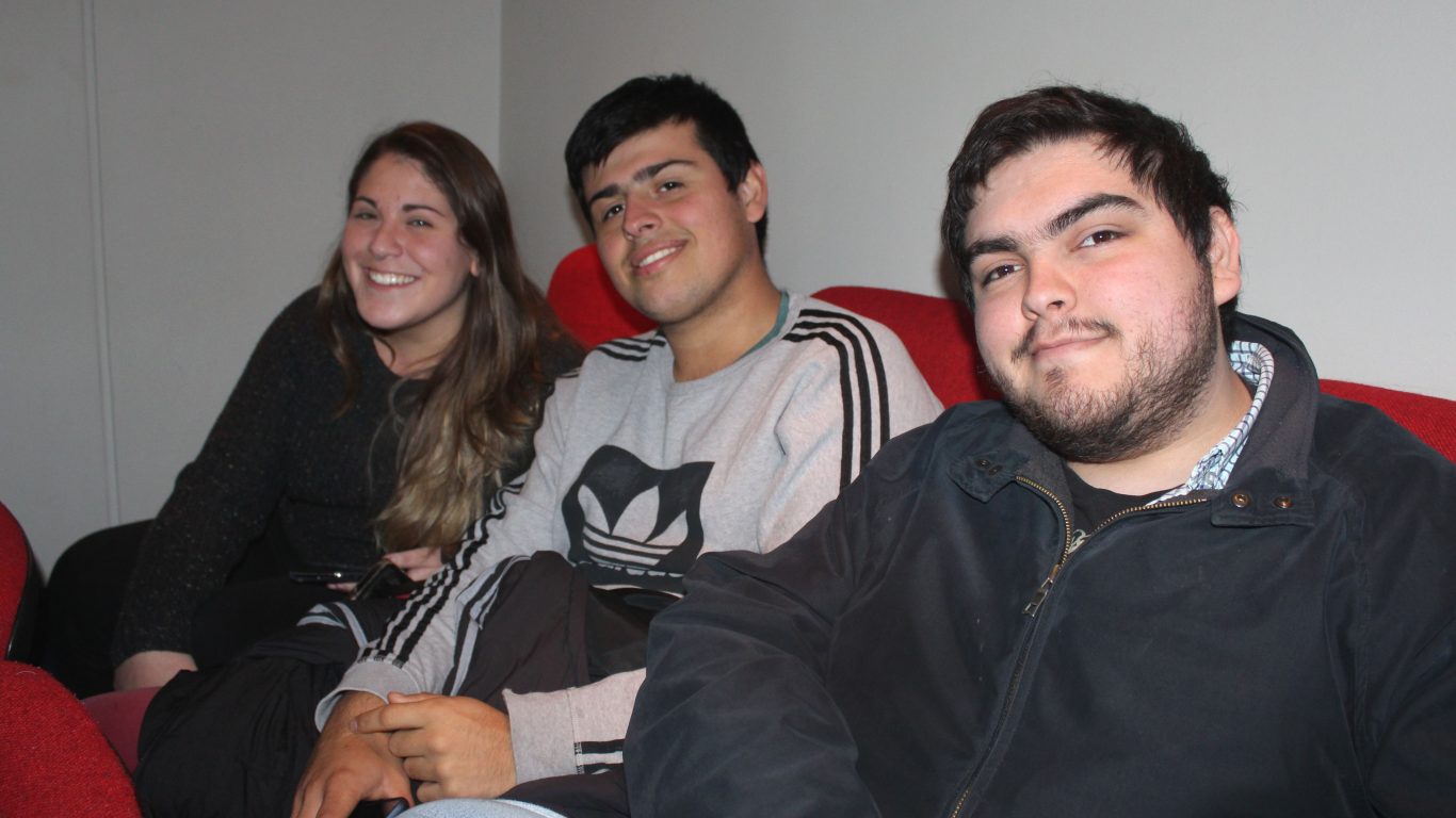 Charla con Andrea Moletto, editora de “The Clinic” - UDD