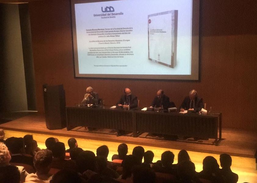 Profesor Julio Alvear presentó libro sobre Derechos Humanos - UDD
