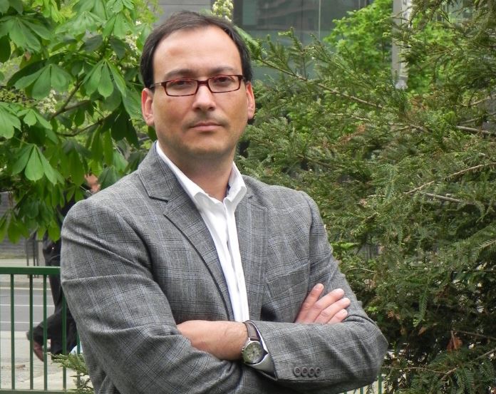 Profesor Álex Godoy es nombrado Doctor Honoris Causa en universidad ...