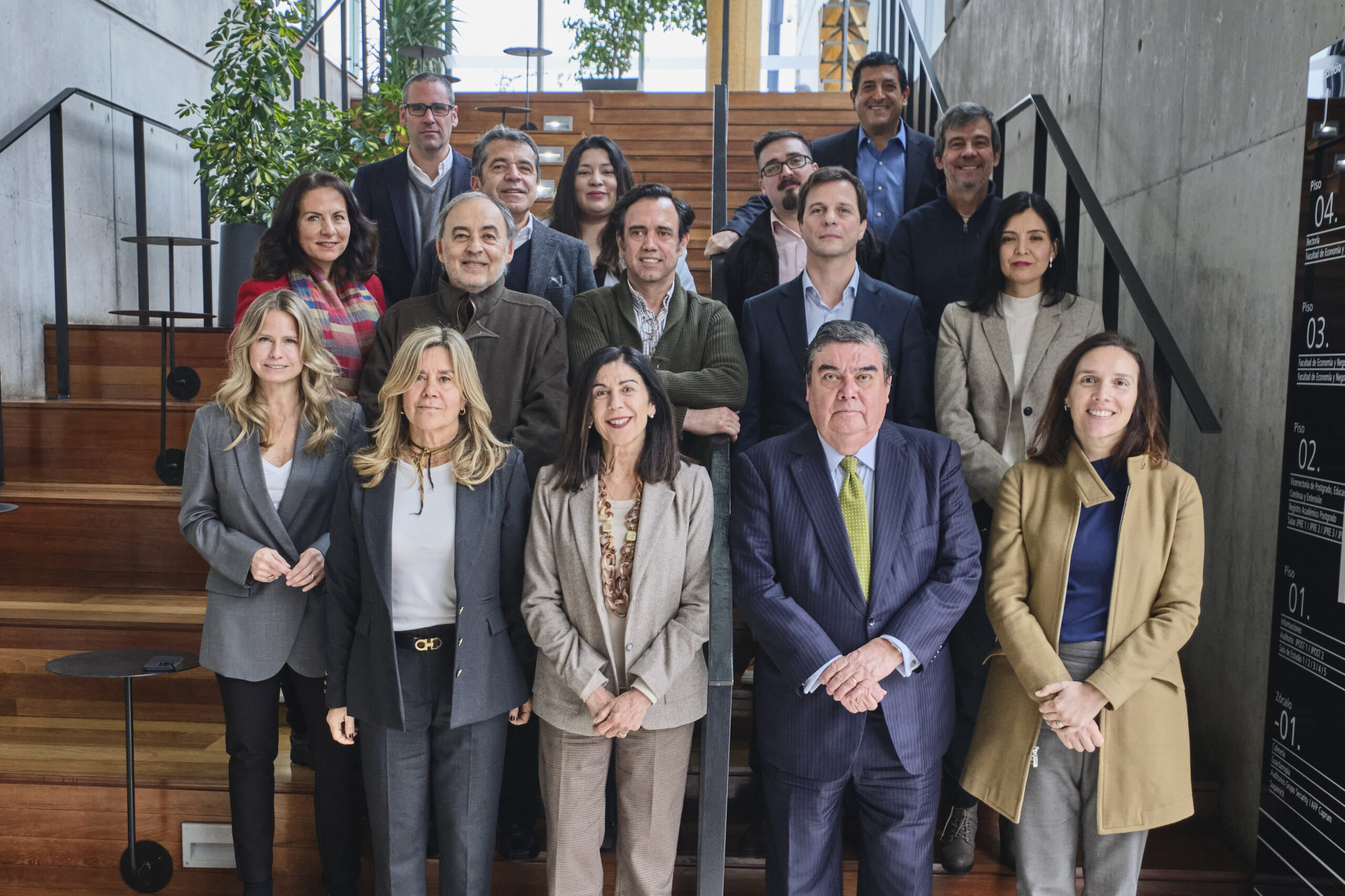 Anglo American y Chucao Technology reciben premio PwC Chile Innovación ...